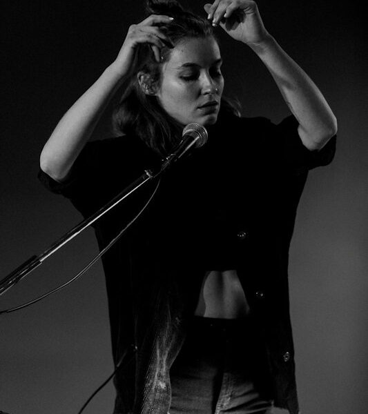 Emily Moore - FEMMUSIC Magazine