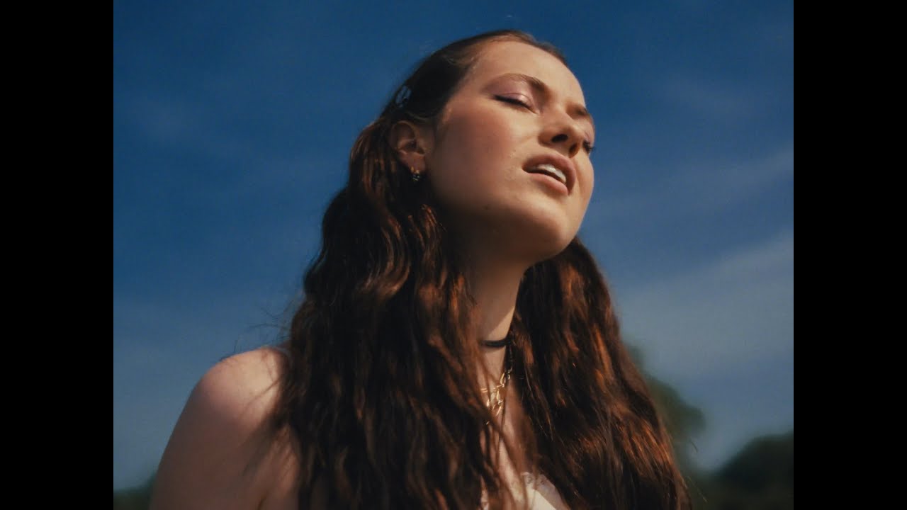 Bea and Her Business – Me Vs Me - FEMMUSIC Magazine