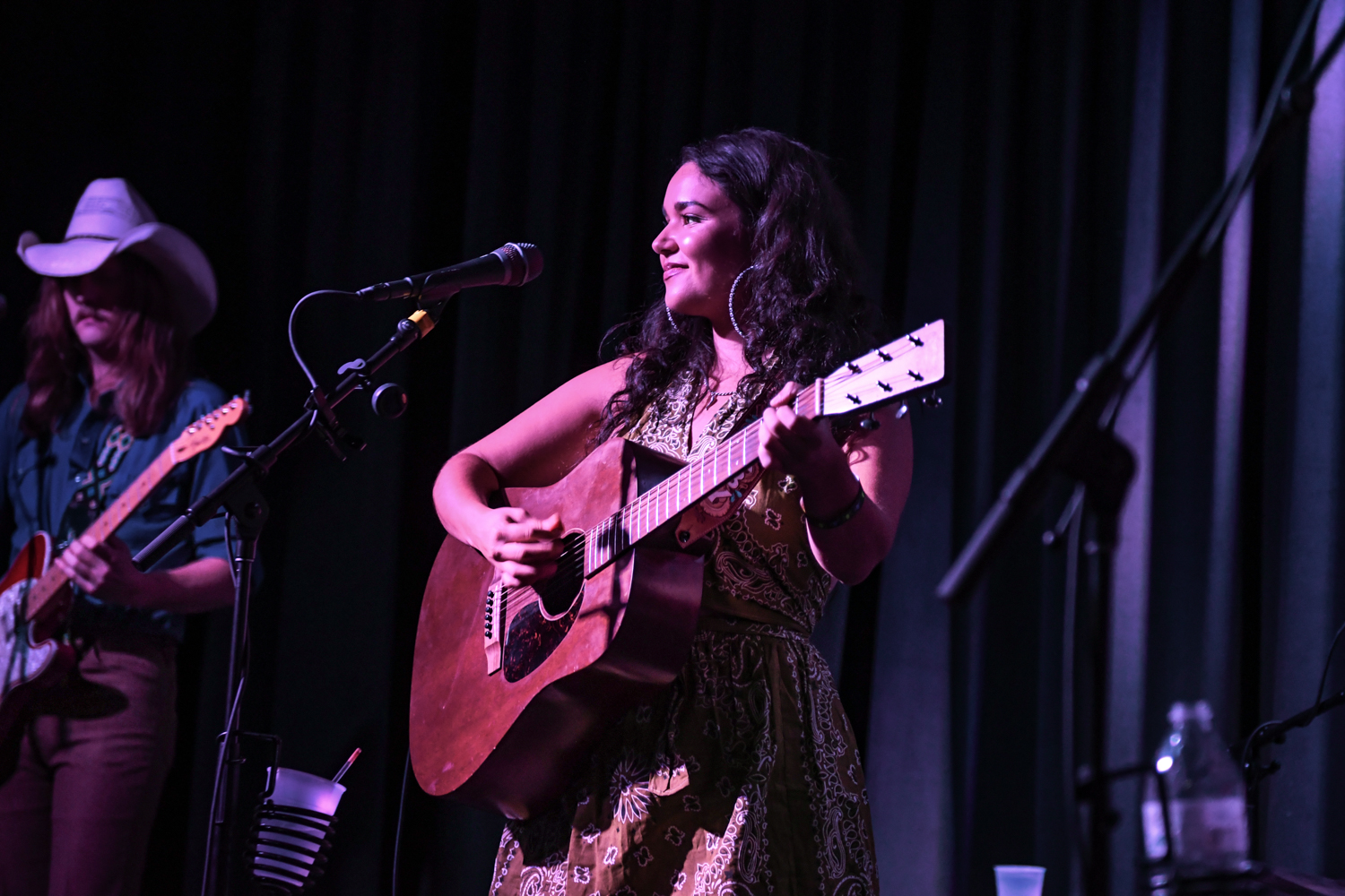 Emily Nenni & Extra Gold - FEMMUSIC Magazine